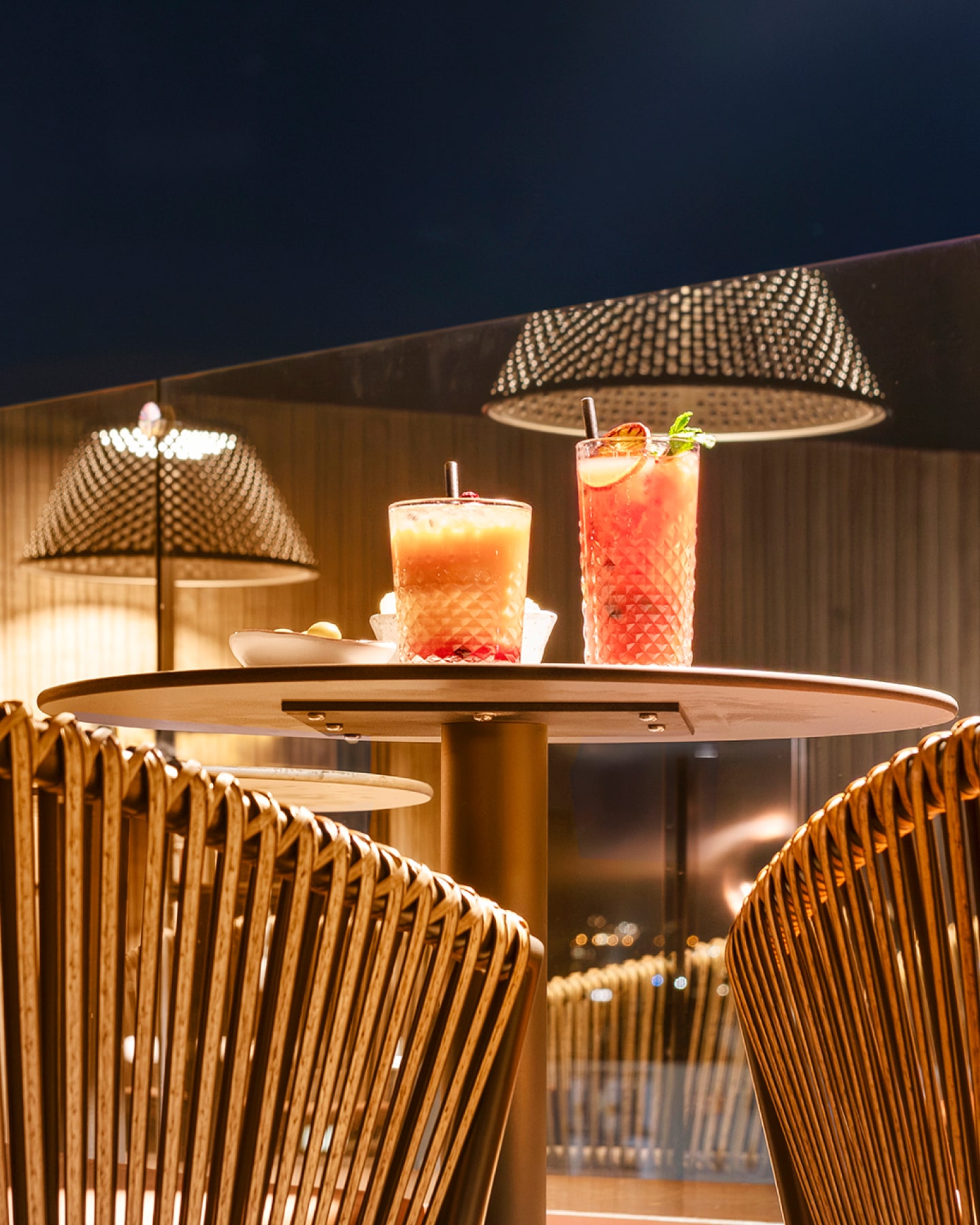 Lounge Space & bar / cocktails